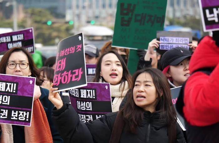 6B4T: From South Korea to China, these girls choose to live a more ...