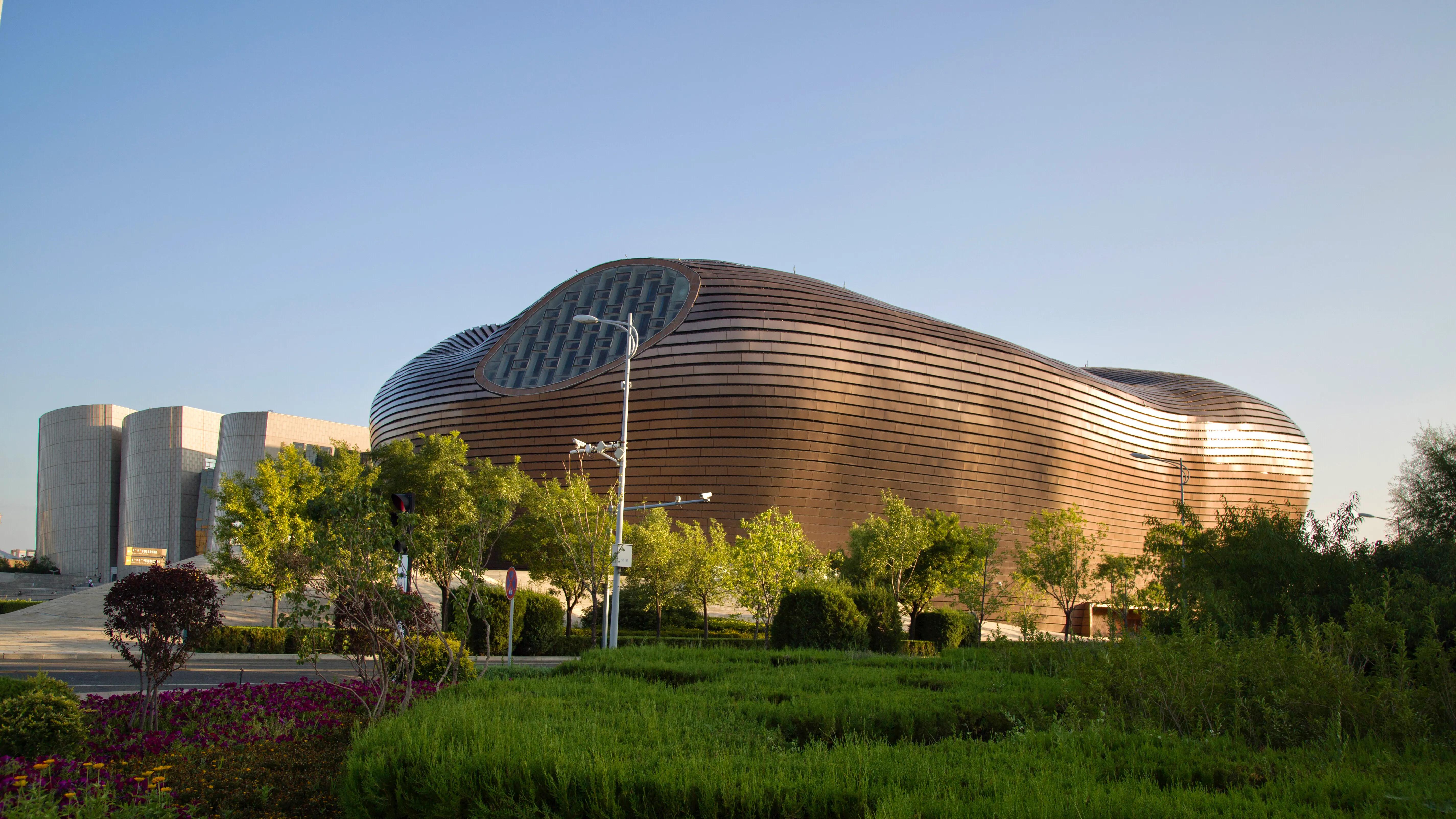 Tour Kangbashi, visit the Ordos Museum - iNEWS