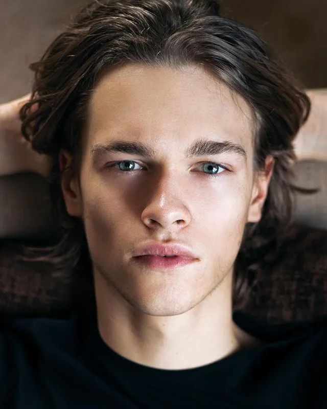 The 19-year-old male model looks like the little plum from the "Titanic ...