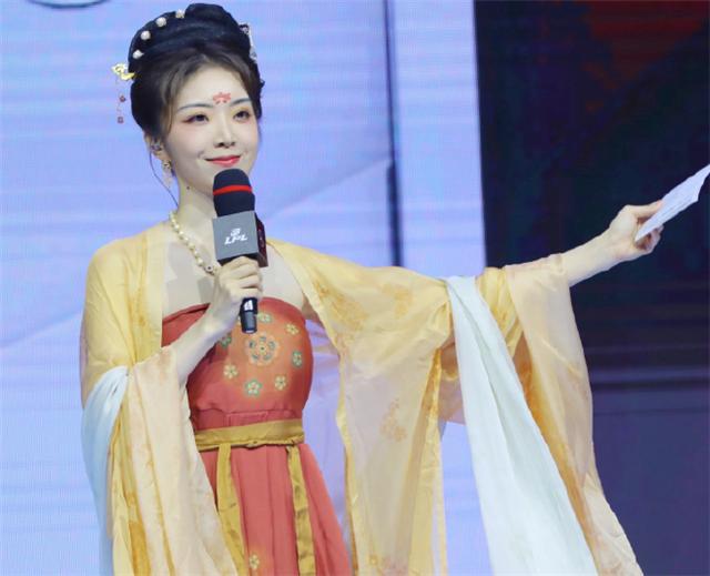 Yu Shuang claimed to be "Virtuous" and posted 6 pictures of the ...