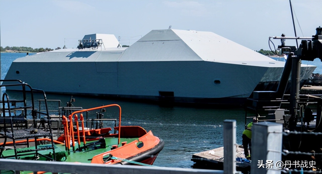 The Swedish stealth ship Smig, the technical predecessor of the Visby ...