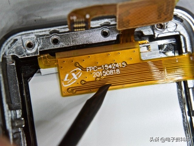 "Electronic Product Disassembly" Smart Watch - iNEWS