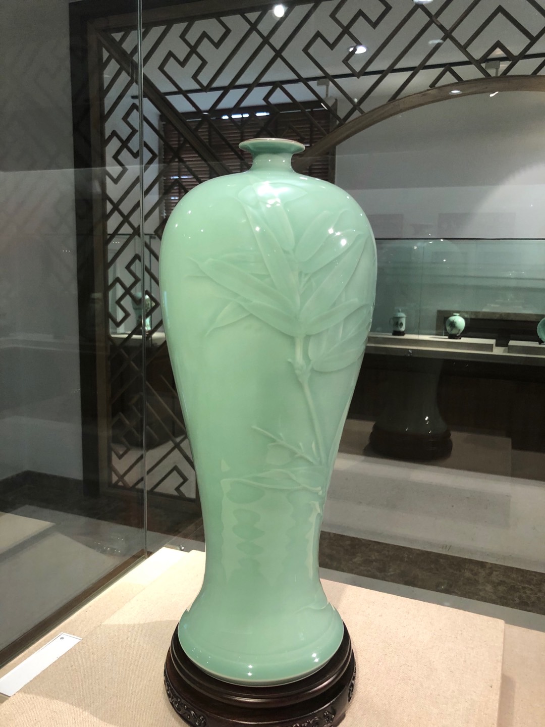 "Discovering the Beauty of Intangible Heritage"-Longquan Celadon - iNEWS