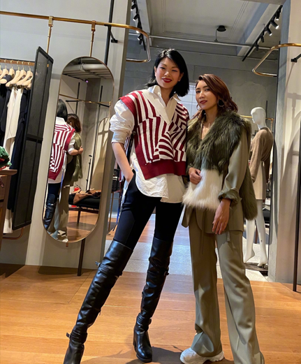 Lu Yan is worthy of being a national model. She has a white shirt with ...