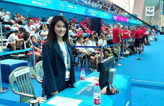 Chen Ruolin, the 14-year-old world champion, recently retired from the ...