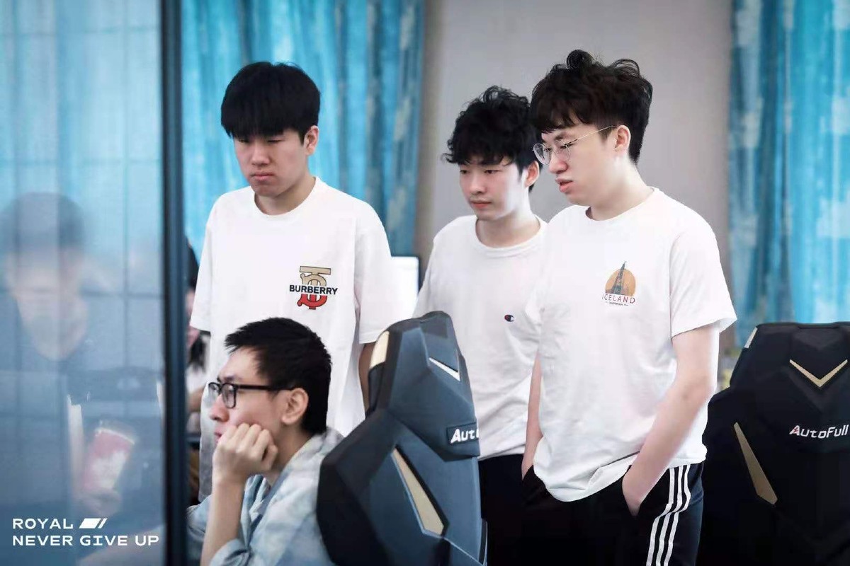 RNG ushered in a major reshuffle?The insider revealed that Xiao Ming had no intention of staying ...