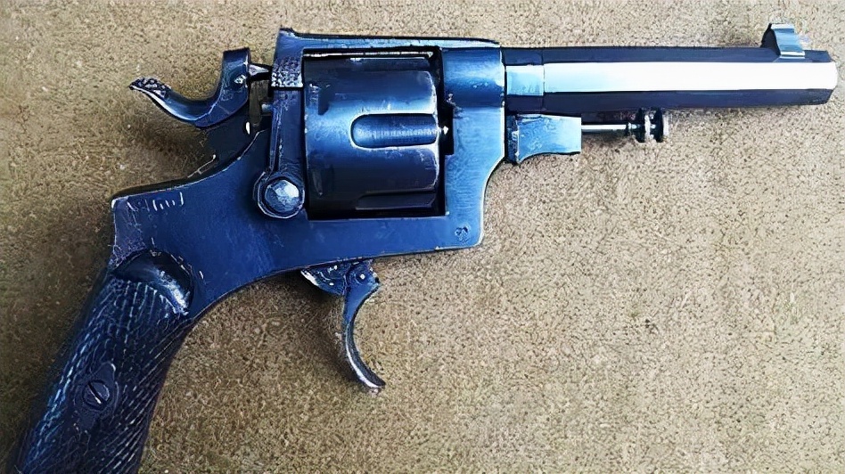 Italy's "leg of lamb pistol"—Italy Pordeo M1889 revolver - iNEWS