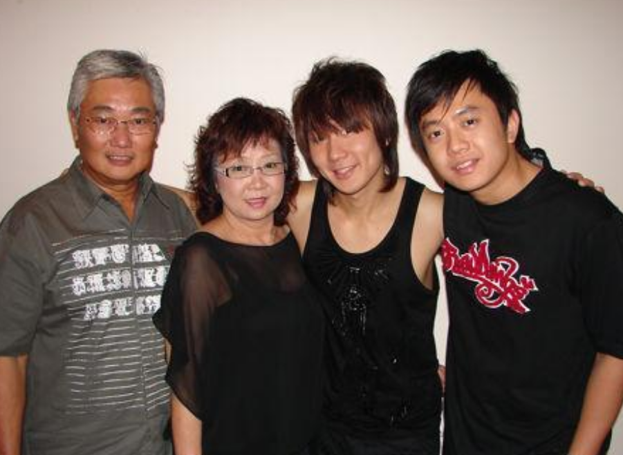 How strong is Lin Junjie's background? If you don't work hard to sing ...