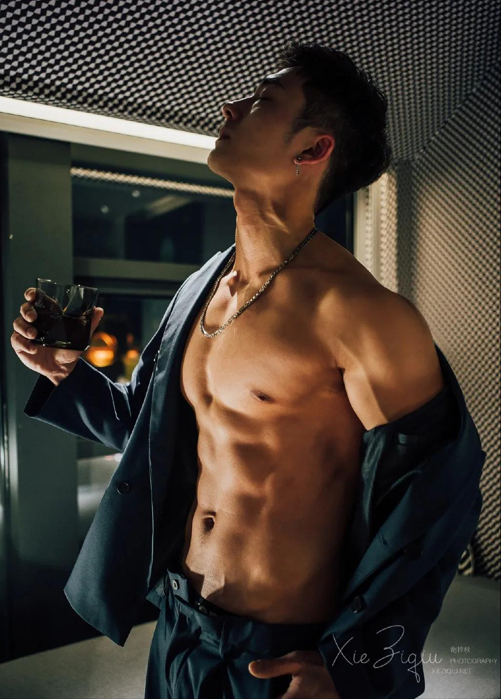 The 26-year-old guy works hard to get a perfect figure. The muscle ...