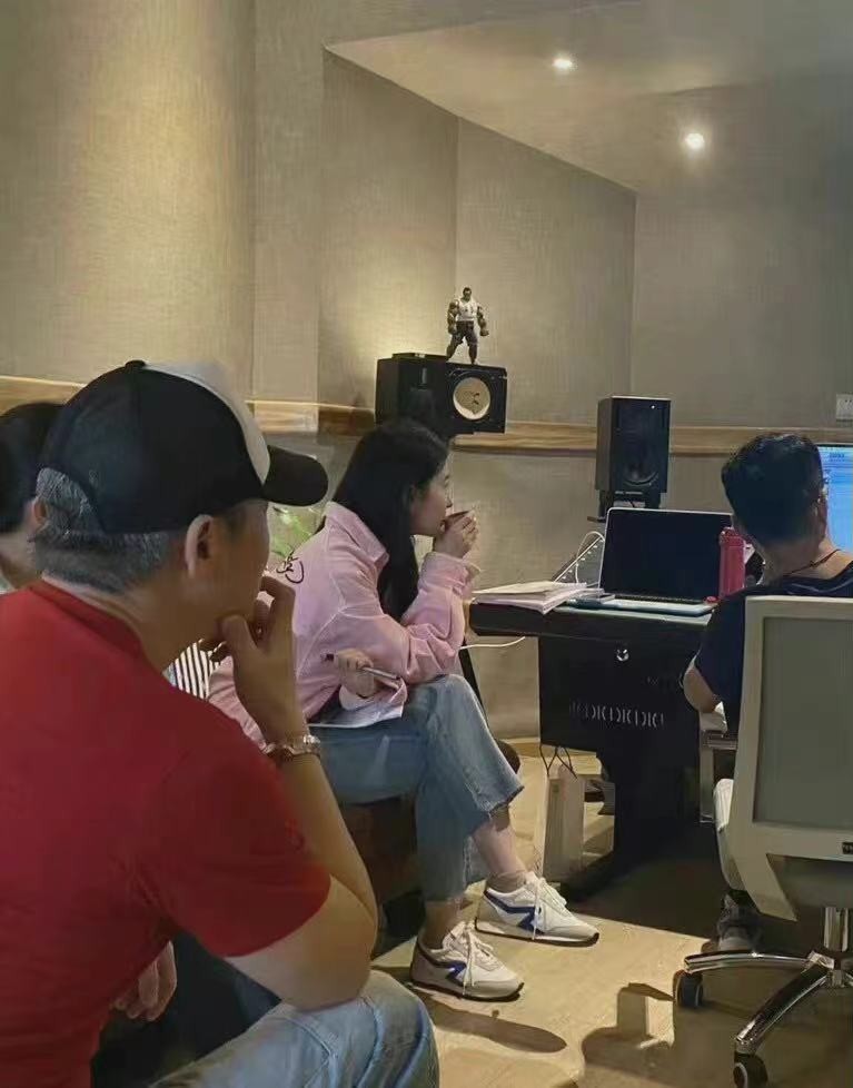 Liu Yifei Zhu Yawen's old photos are on fire!Her facial features were ...