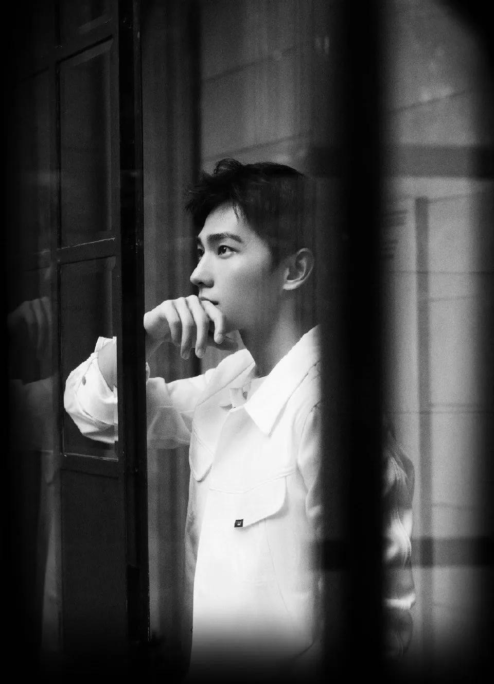 Yang Yang's face is too eye-catching, I want to see him take off his ...