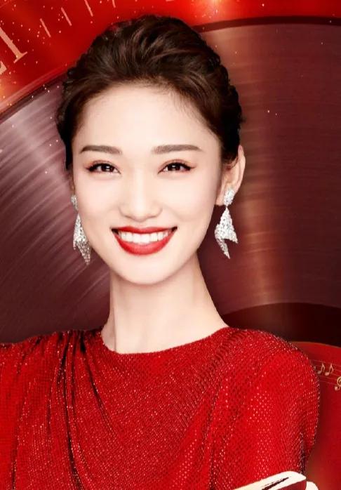 The host Lan Yu is really beautiful - iNEWS