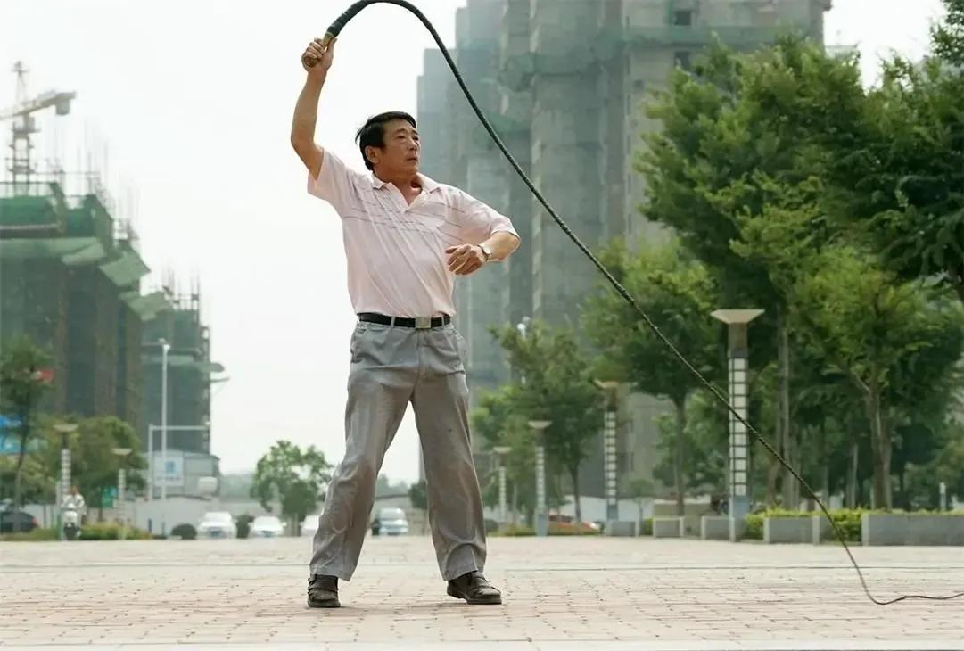 How cruel is whipping in Singapore?Heart piercing with a whip, three ...