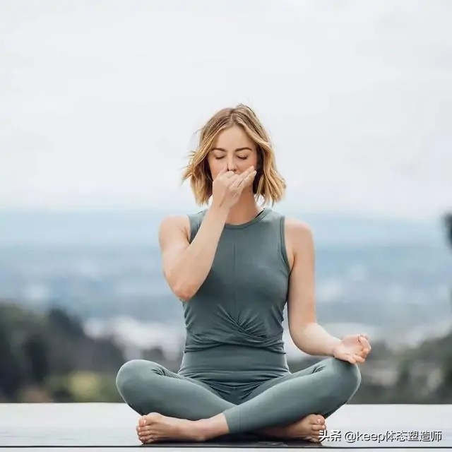 Yoga poses suitable for expanding the chest cavity, keep practicing ...