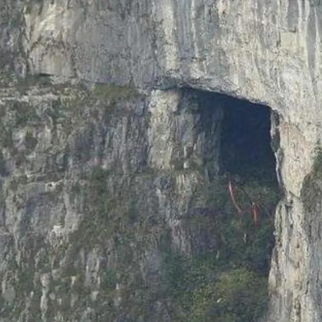 In the Guigu Cave of Tianmen Mountain, a portrait of Guiguzi was ...