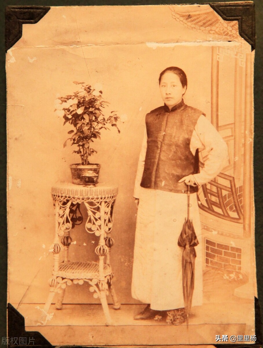 Qiu Jin threw her family away, disguised herself as a man, traveled to ...