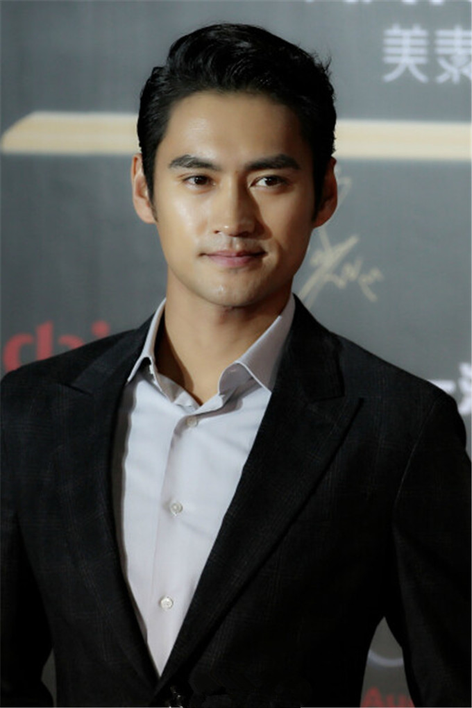 Hu Ge assists his good brother Yuan Hong in the drama, the college ...