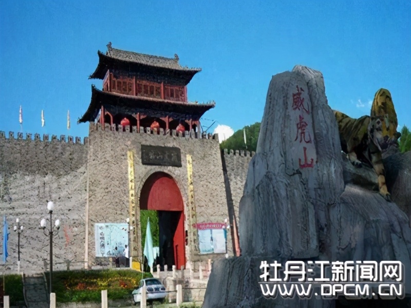 See the tourism project to view the beautiful scenery of the hometown ...