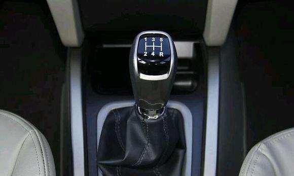 How to drive a manual transmission car to drive more smoothly?Learn the ...
