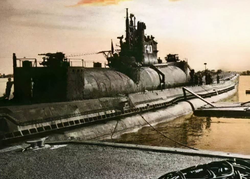 How powerful is the "Underwater Aircraft Carrier" Iraq 400?Can dive 700 ...