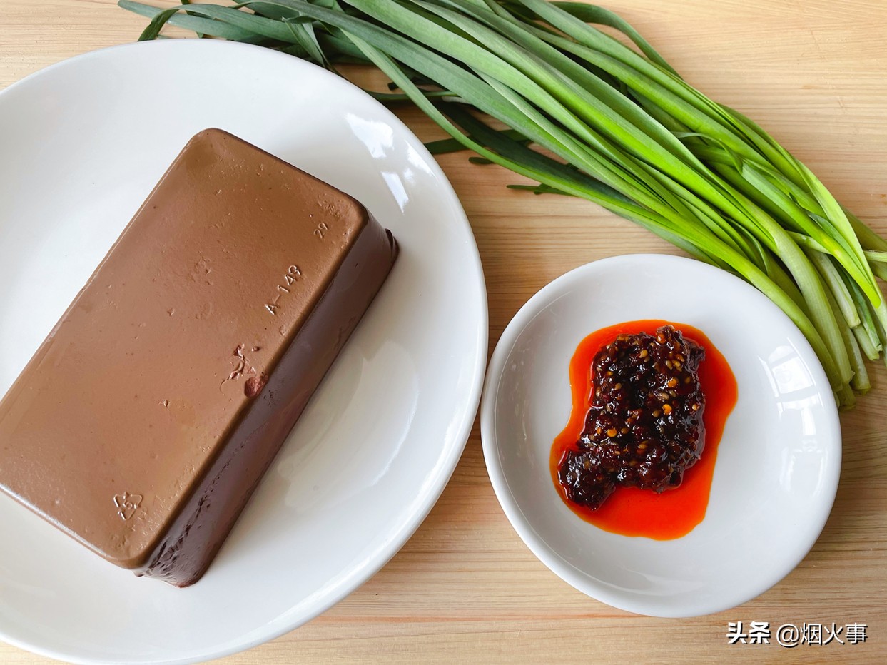 Don't just eat duck blood in hot pot, it's spicy and smooth. It costs 3 ...