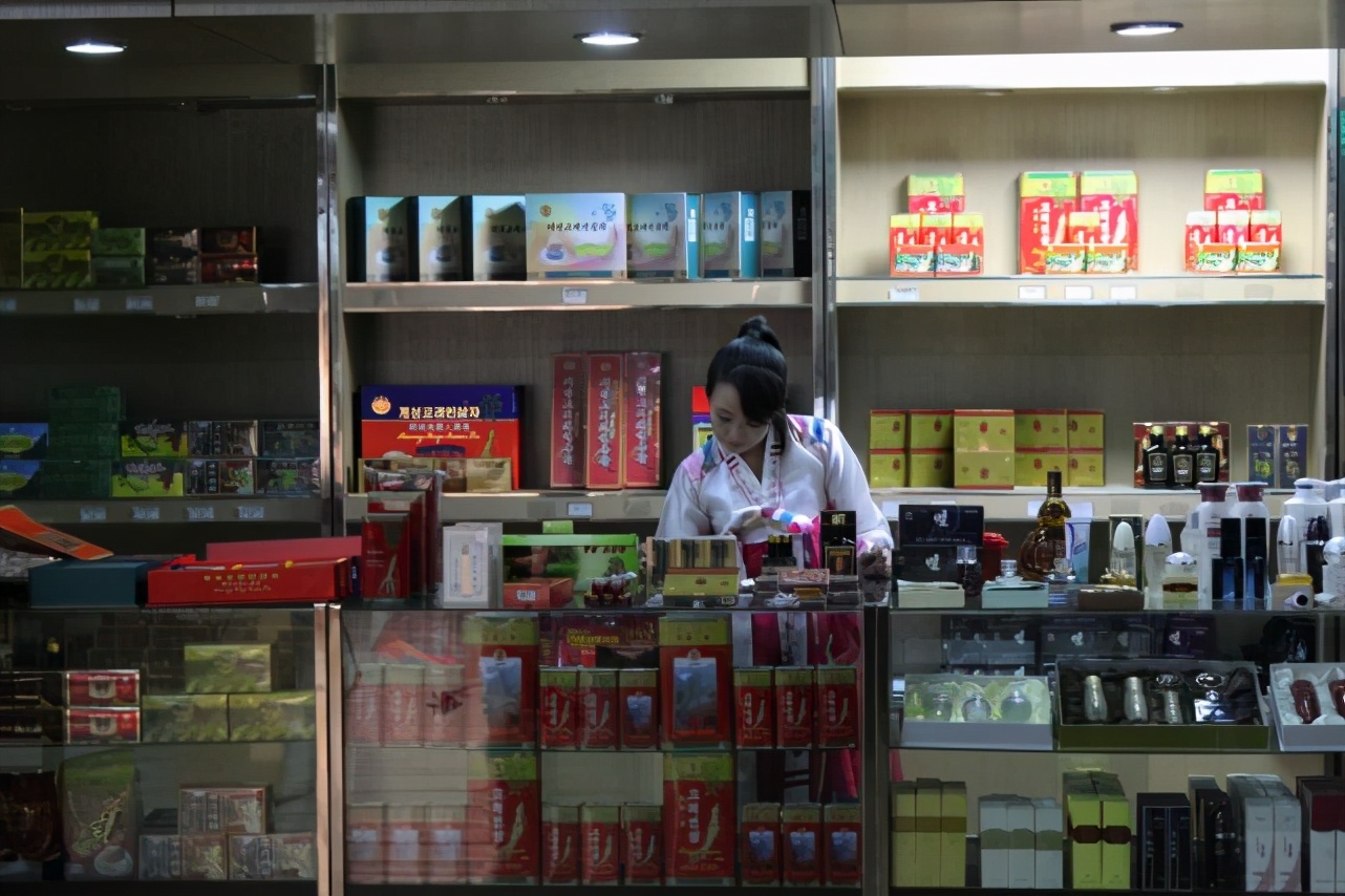 Entering North Korea: Stores clearly mark prices, some stores do not ...
