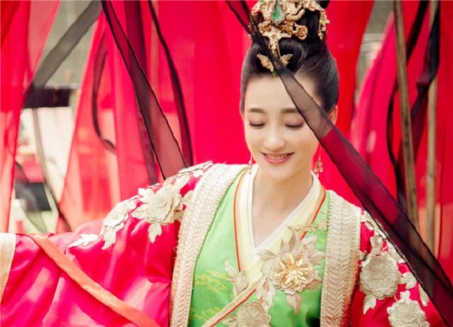 Shang Zhou Wang, who was obsessed with Daji, had such a bad habit ...