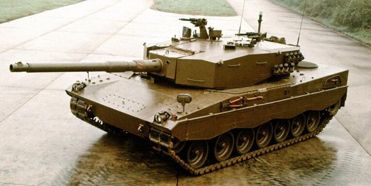 Leopard II prototype and T-14 auto-loading turret - iNEWS