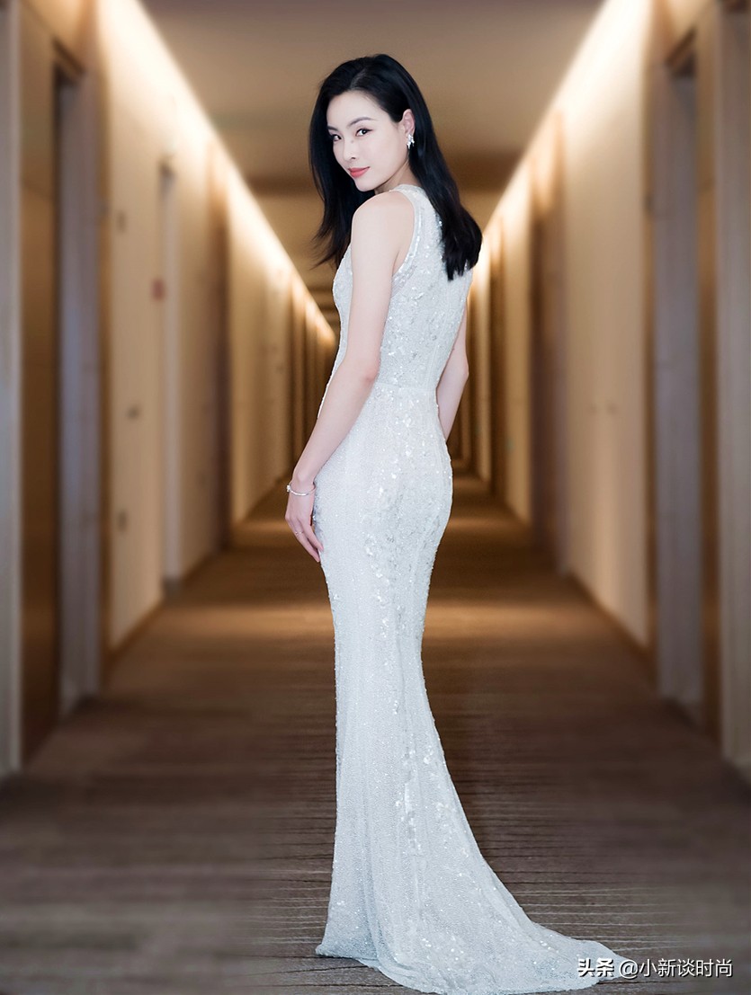 Diving athlete Wu Mingxia has a body comparable to a supermodel. She wears a tight dress at the ...