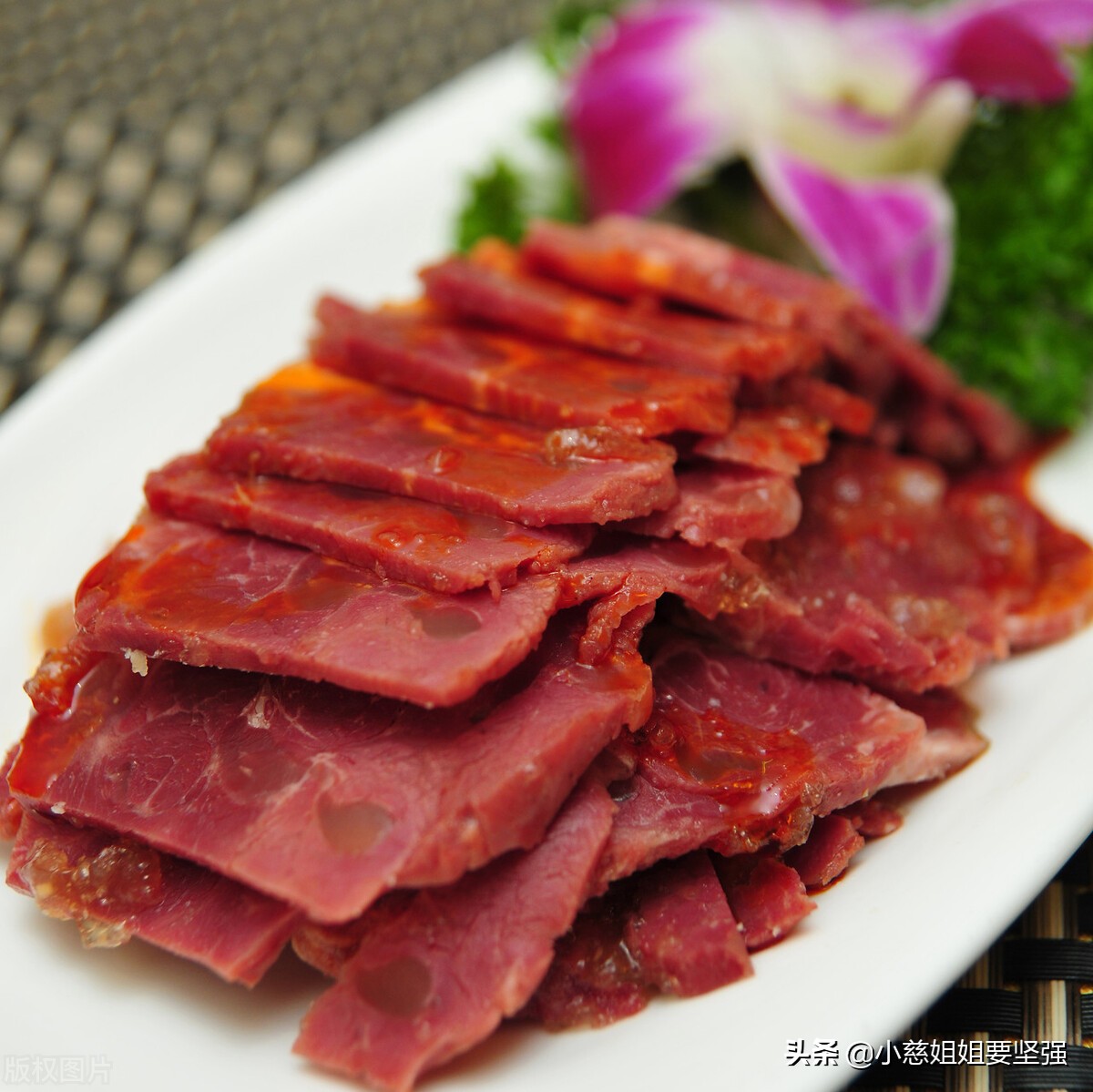 Shanxi donkey meat dumplings and donkey meat buns on the tip of the ...