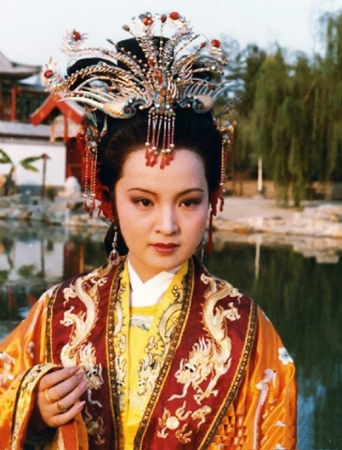 Jia Yuanchun: The tragedy under the Chinese clothes, the tears are ...