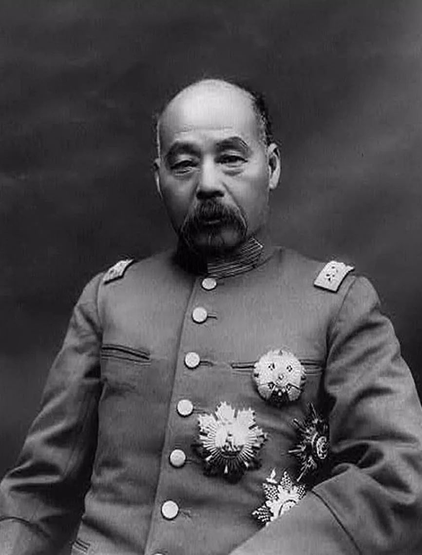 As the leader of Anhui, Duan Qirui took Li Yuanhong and drove off Feng ...