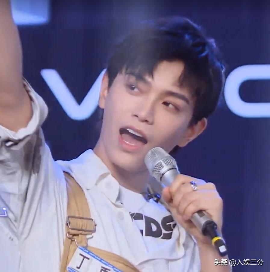 The next issue of "Quick Book" will explode!Invite four male gods, the ...