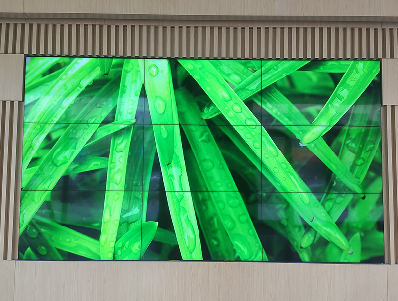 LCD splicing screen theory can display 167,000 colors - iMedia