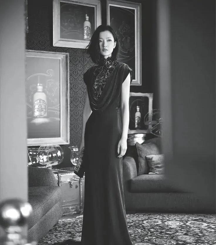 Representatives of the top ten pale-faced actresses with a cool ...