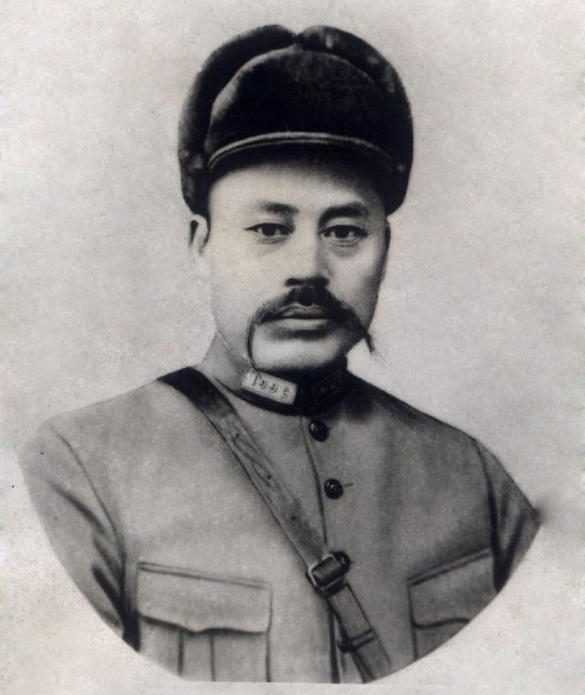 Warlord Li Chun: After marrying the adopted daughter to the adjutant ...