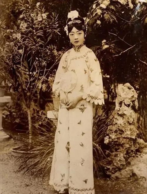 Wan Rong, the last queen, had a rough life, and her only child was ...