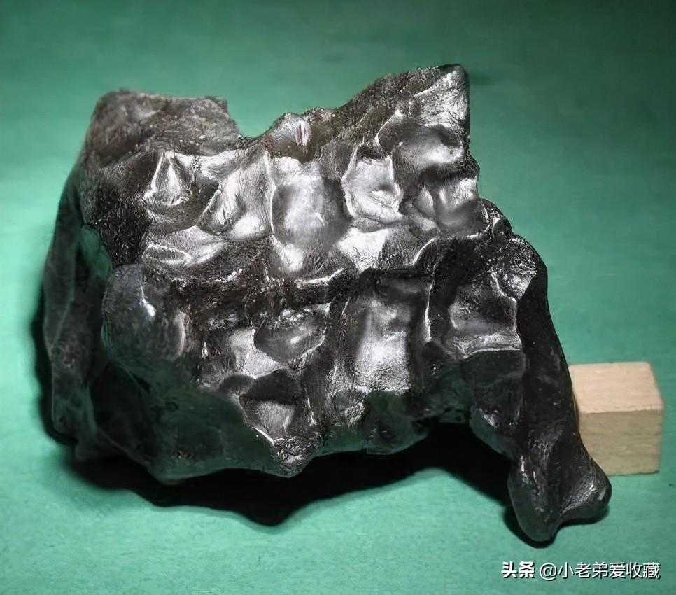 Meteorite research: how to distinguish between meteorite and stone ...