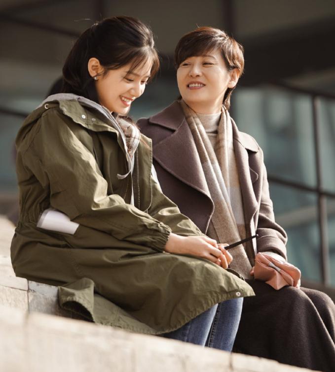 The 54-year-old King Xu Fan returns and brings Zhang Jingyi to show his ...