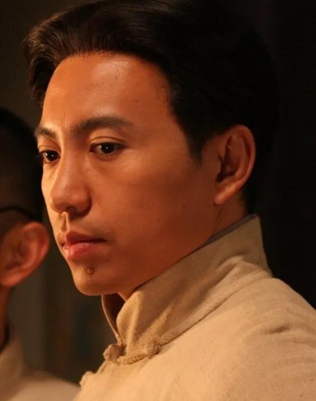 Gu Zhixin: At the age of 34, he was paralyzed after he fell from a ...