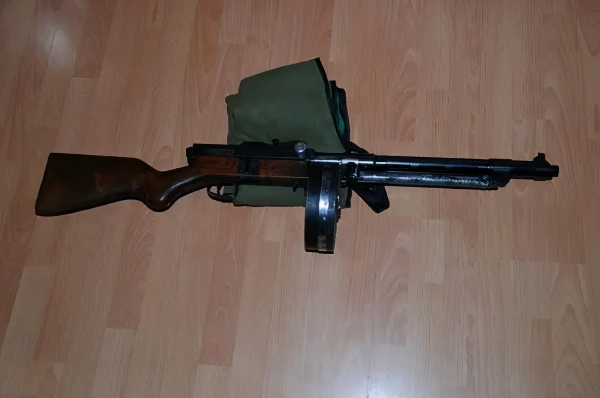 Finland also has assault rifles!"Large submachine gun" Ratti AL-43 ...