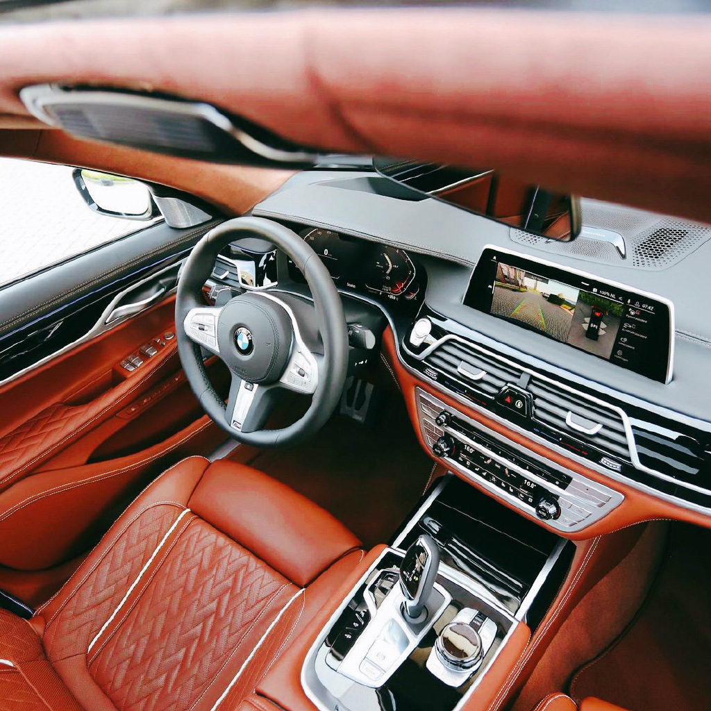 The D-class luxury car is driving very stylish and face-saving. A ...