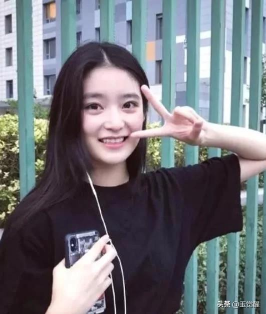 Brigitte Lin's "daughter" has grown up!The strength is comparable to a ...