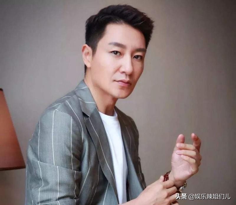 The most handsome "scumbag" Li Zonghan is 45 years old, not greasy, and ...