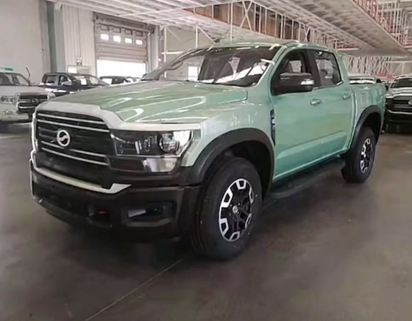 ZTE's full-size G9 pickup truck appeared at the factory, with a ...