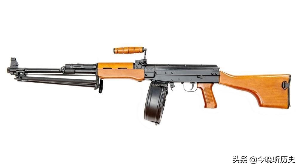 Type 81 four major shortcomings: bayonet, butt, grenade and no rail ...