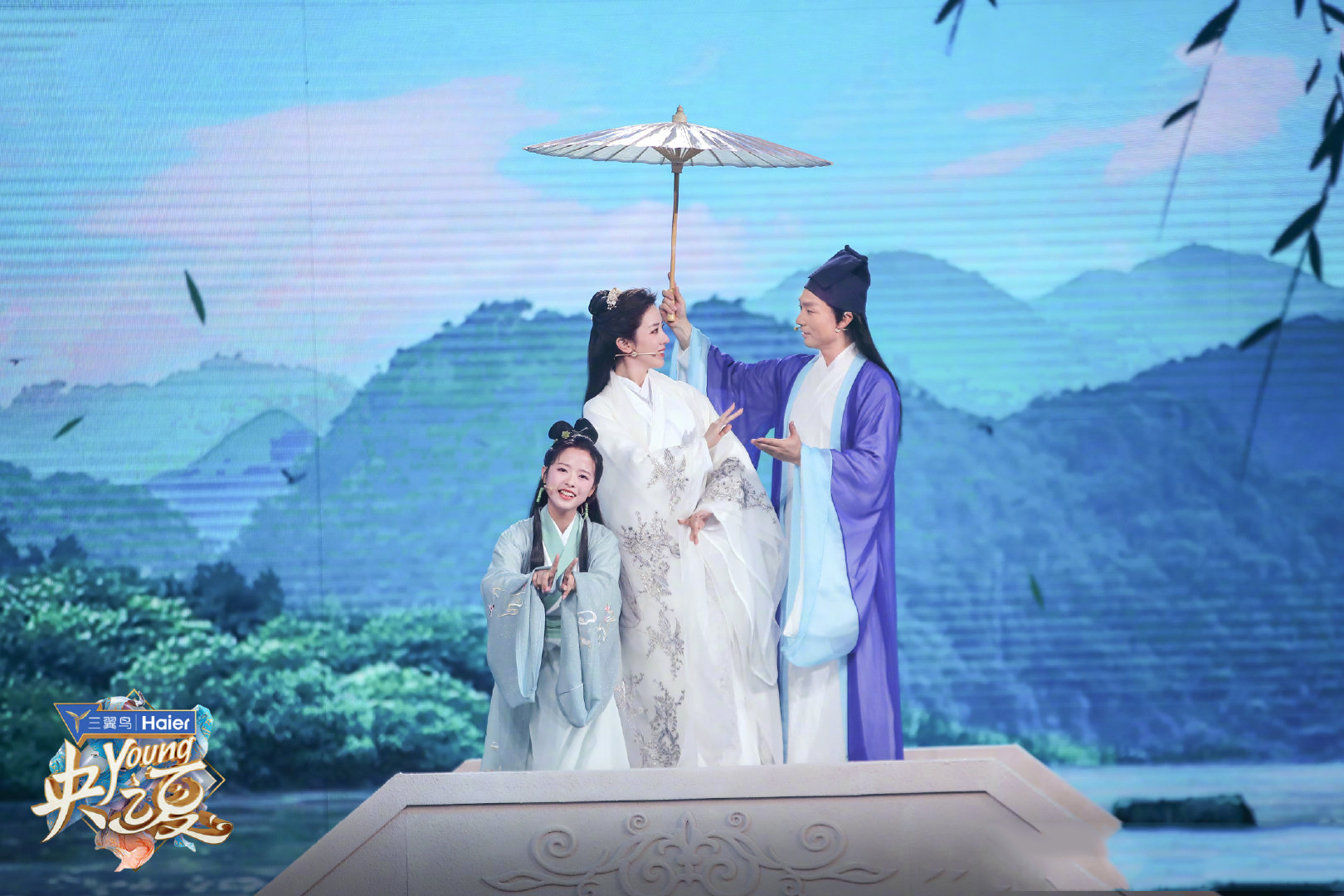 This is CCTV Celebration?The first round of "Summer of Young Young" was ...