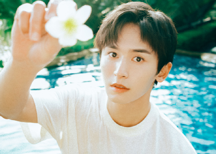 Gossip: Zhang Zhehan, Cheng Yi, Gong Jun, Liu Yihao, Yang Zi, Hua ...