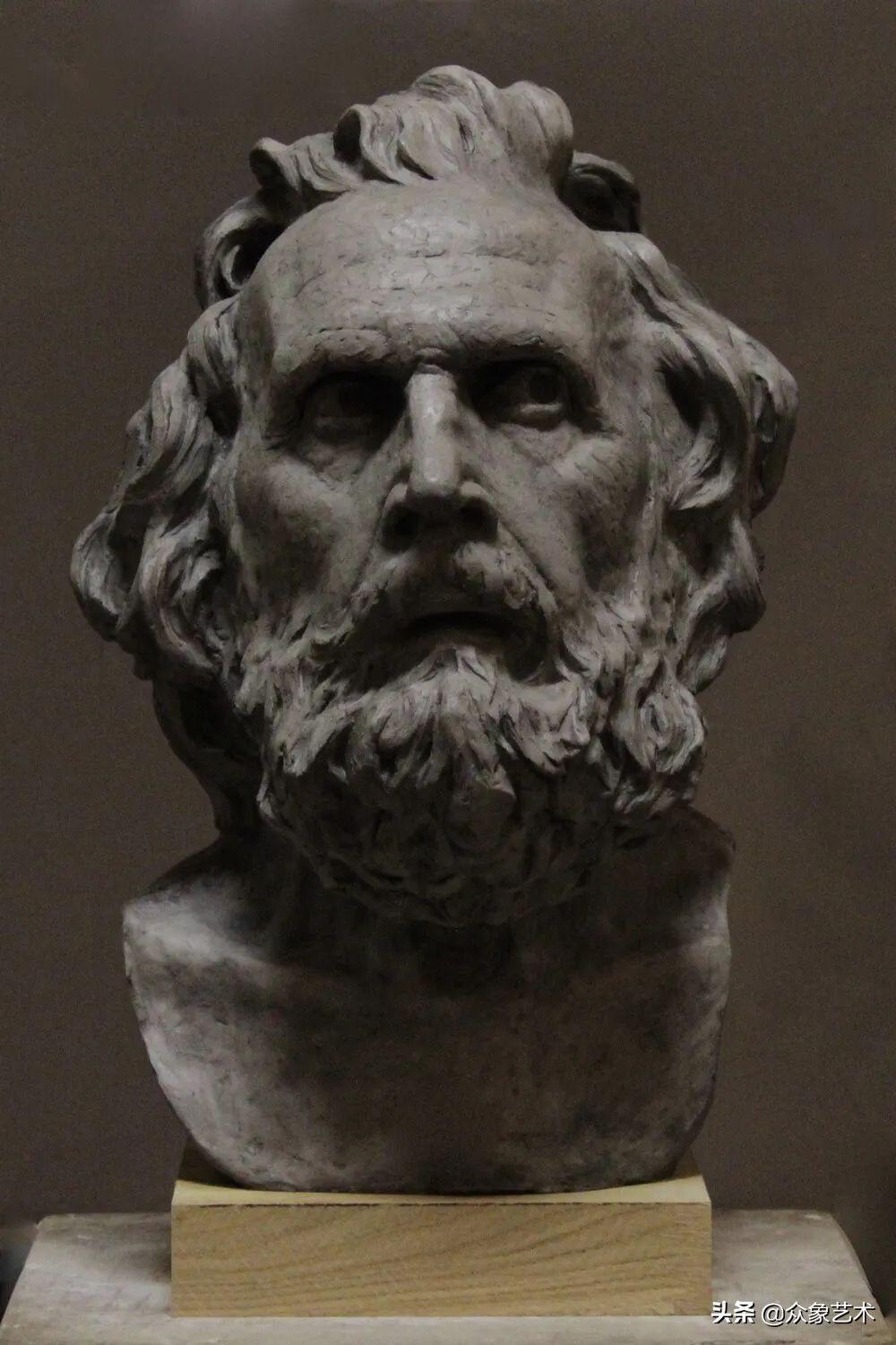 Thor Larsen figure sculpture - iNEWS