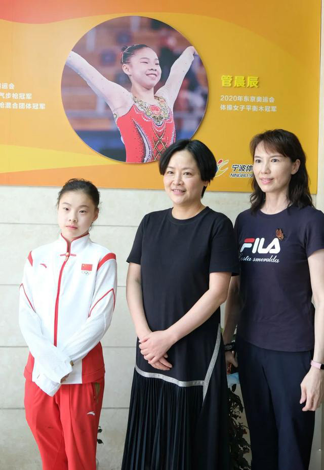 At the age of 16, won the Olympic champion, the young gymnast Guan ...